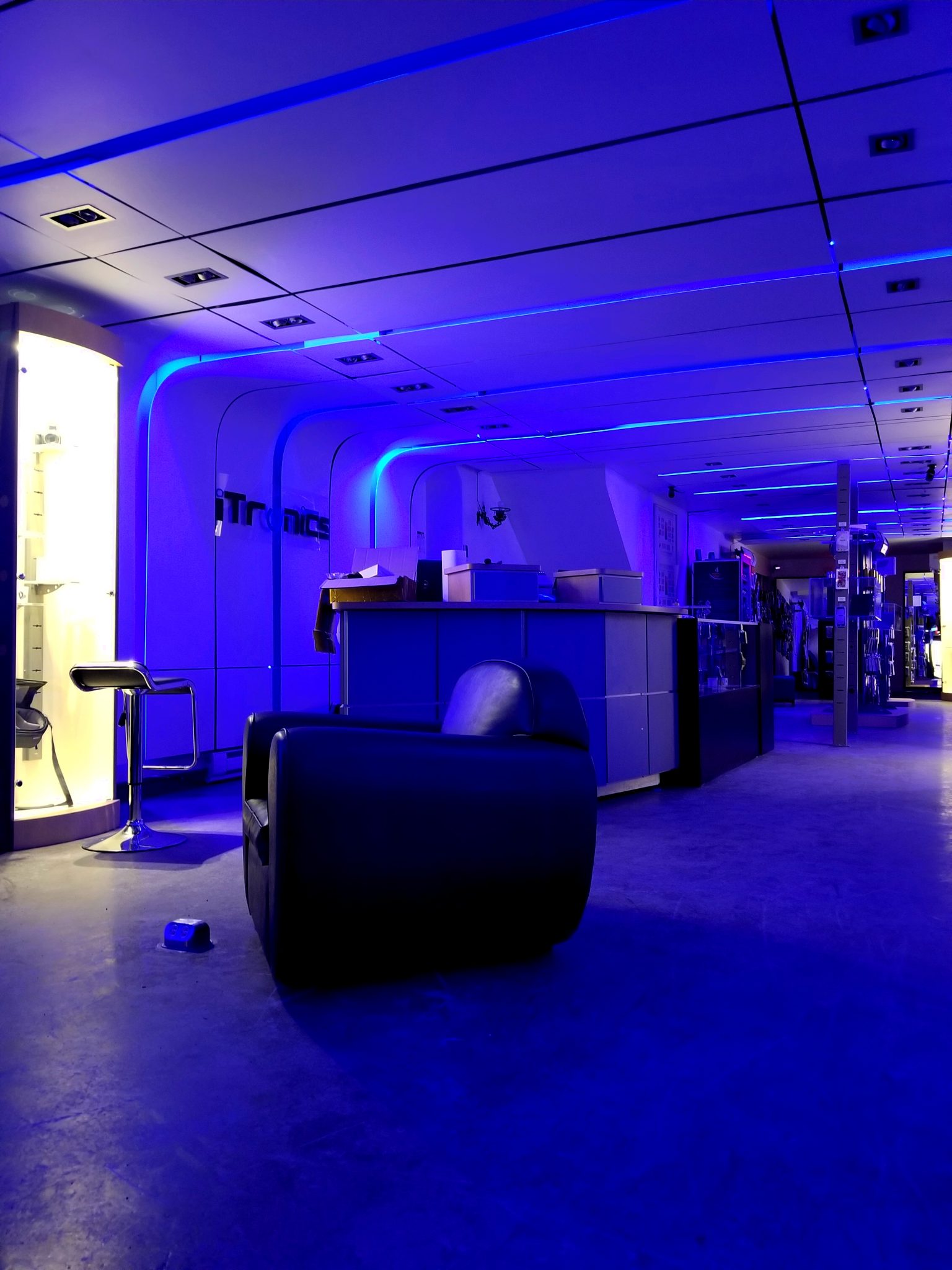 iPhone repair, Galaxy repair, MacBook, PC, iPad repair and more - iTronics